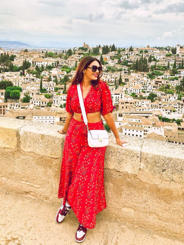 Who is Sarah Sarosh? A Medical student turned Beauty influencer ...