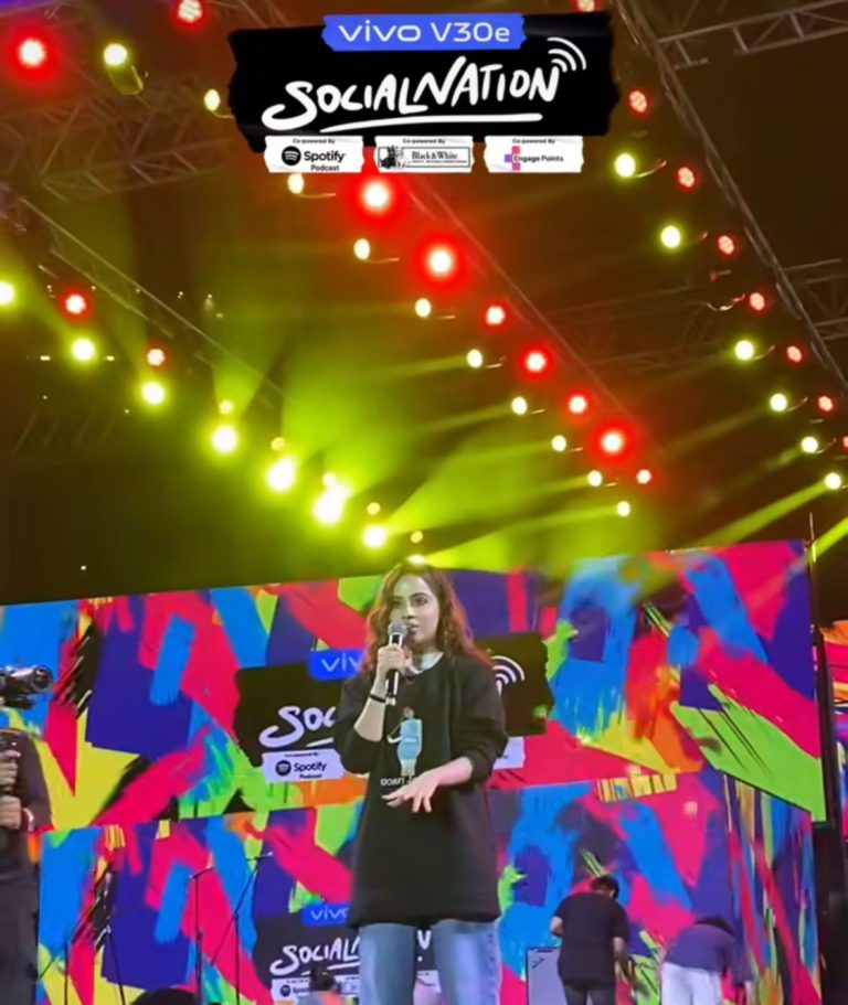 Uorfi Javed steals the spotlight at Social Nation Festival